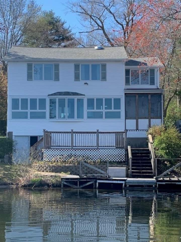 World Cup 2026 Waterfront Lake Retreat, Furnished - Franklin, MA