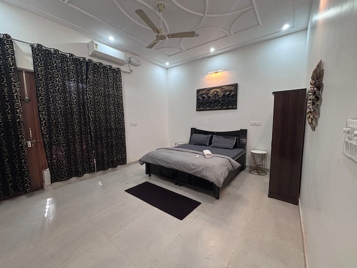 Terminal Stay- 1bedroom Shared Living And Kitchen - Meerut
