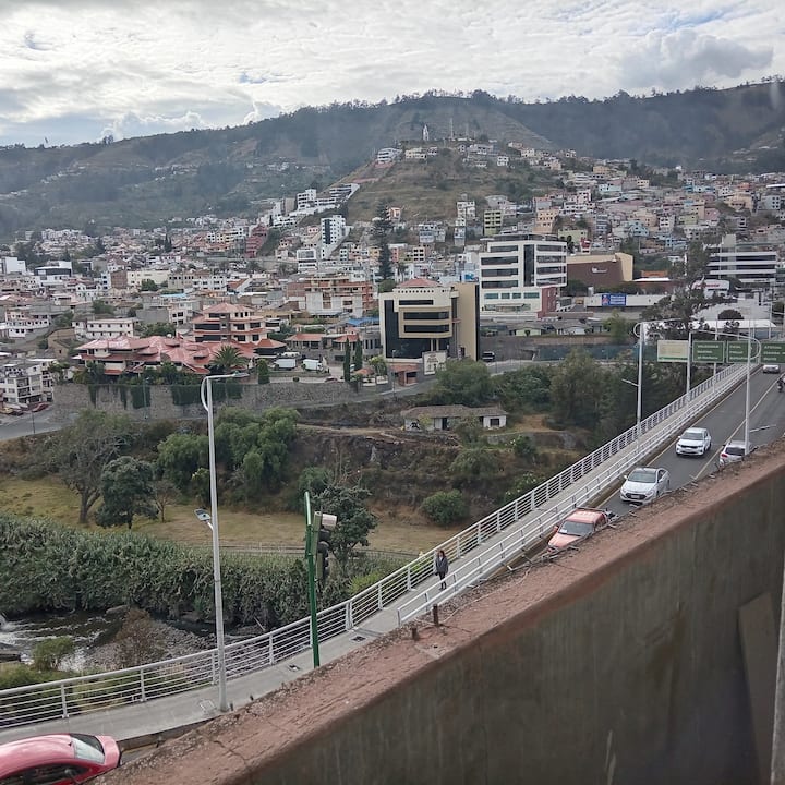 Acogedor Departamento Para Vacaciones O Trabajo - Ambato