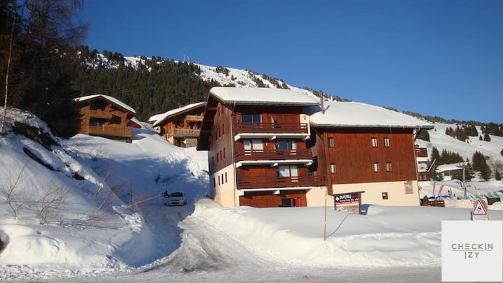 Ski Aux Pieds · Esf & Commerces · Vue Vallée - Hauteluce - Les Saisies