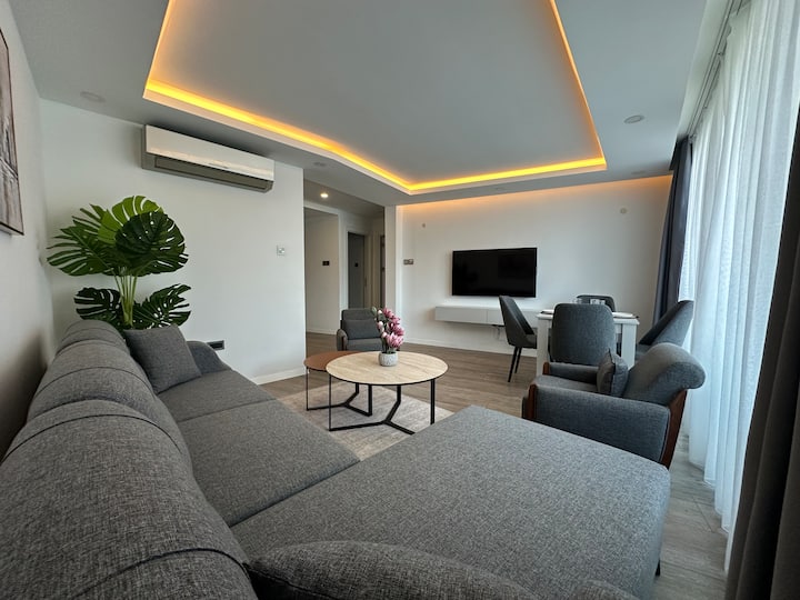 Güvenlikli Havuzlu Sitede Otel Konseptinde Daire - Girne