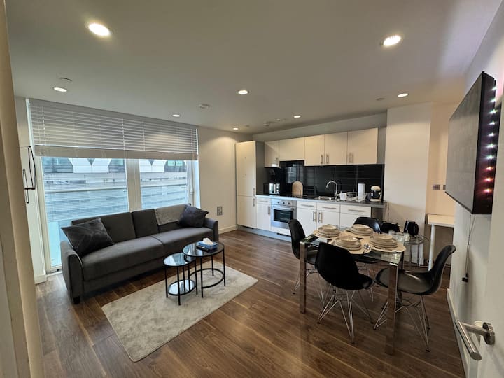 Mediacityuk - 2 Bedroom Modern Apartment - Manchester
