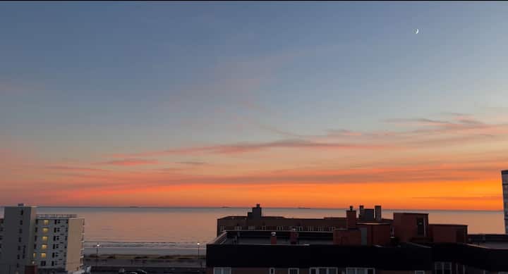 Long Beach Getaway - Steps From The Boardwalk - Long Beach, NY