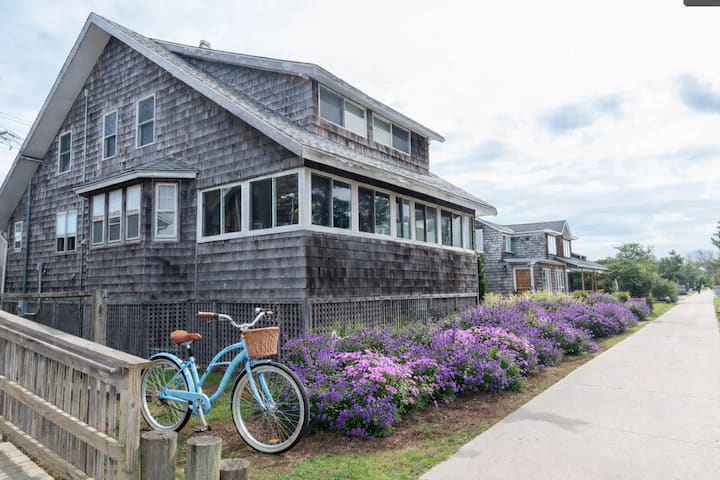 Charming And Spacious 5 Br Ocean Beach Home - Fire Island, NY