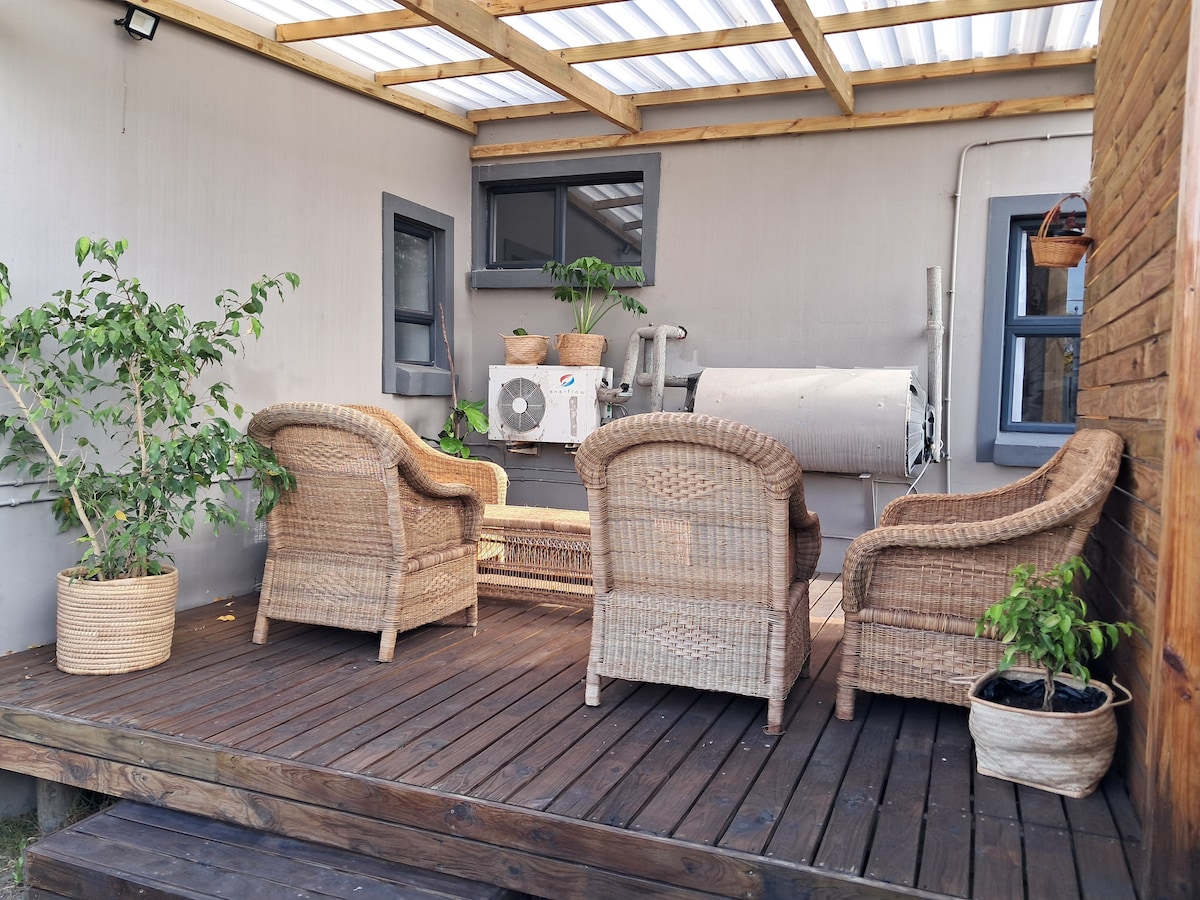 Algoa Eden Stays- Sunbird Suite - Guest houses for Rent in Port ...