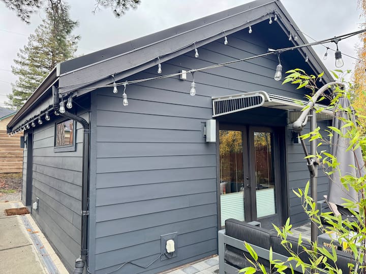 Adventure Awaits | Urban Basecamp West Seattle - Aéroport de Seattle-Tacoma (SEA)