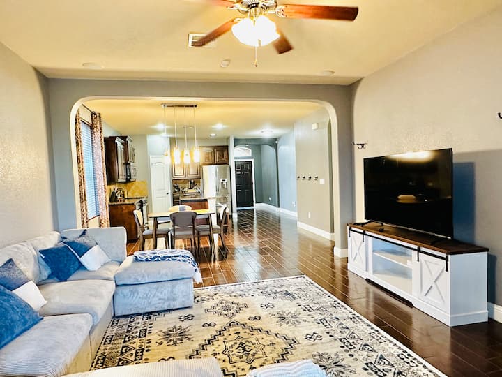 Lovely Home, Nice Area And Easy Access To Airport - Odessa, TX