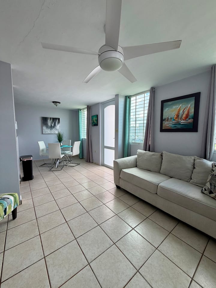 La Casita Blanca Ii - Levittown