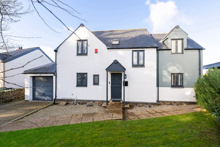 Treallen Rock - Rock Beach