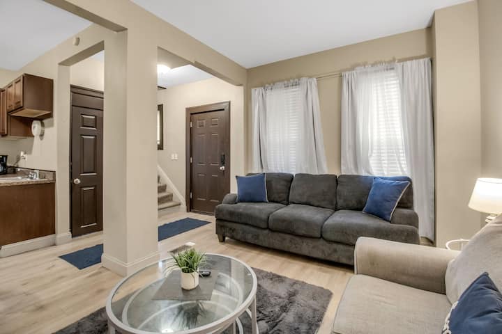 Niagara Falls Retreat - Niagara Falls, NY