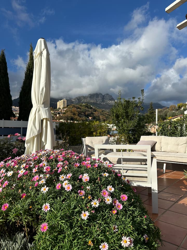 Menton Hideaway, Mountain Views & Walk To The Sea - Menton