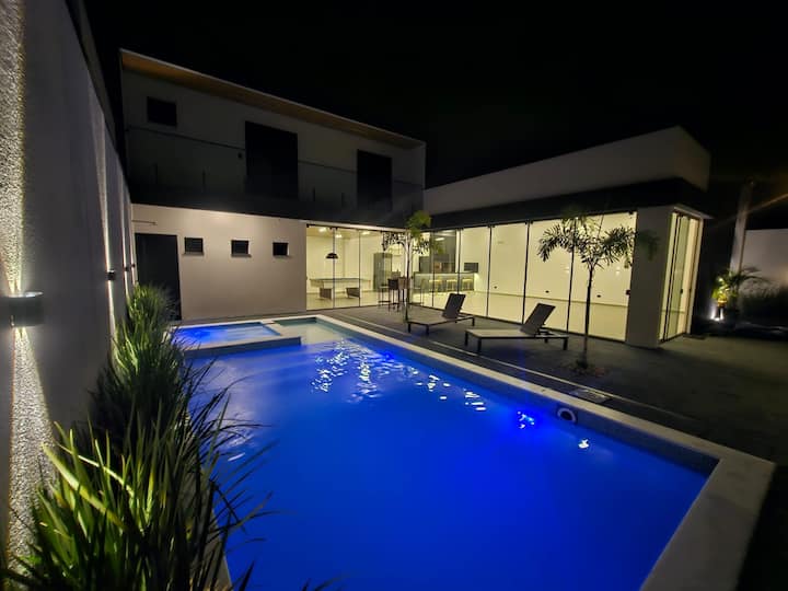 Hospedagem Para O Show Rural
Casa+salão+piscina - Cascavel