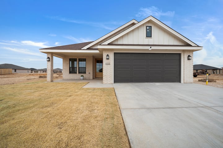 A Peaceful West Texas Reset: Modern 4br - Midland, TX