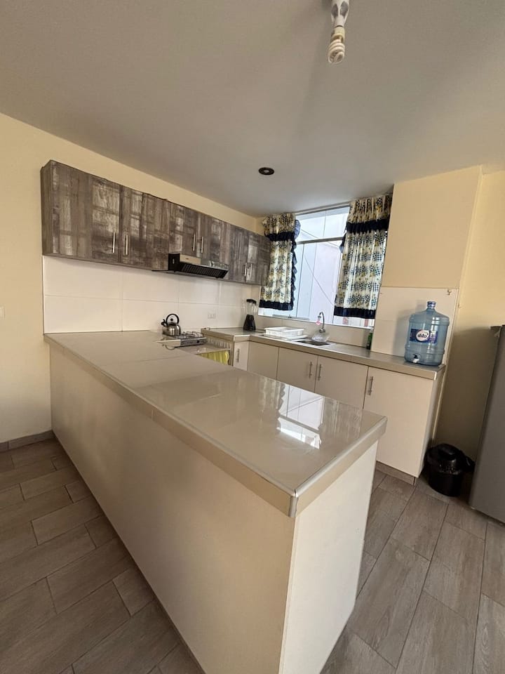 Departamento Familiar, Amplio, Ventilado, Cochera. - Ilo