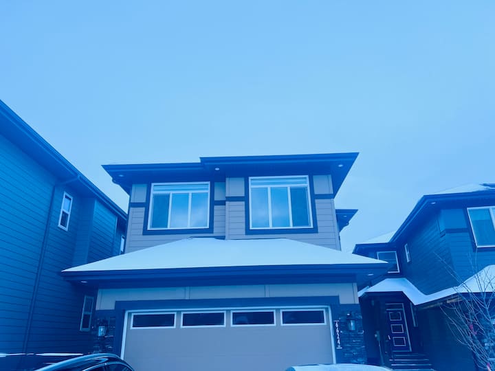 1 Room-cozy, Quiet, And Clean Place To Call Home - Edmonton