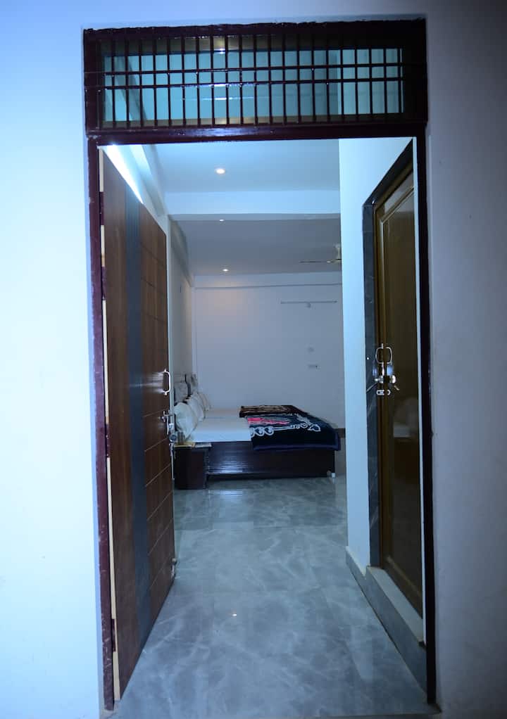 200meter Ram Mandir Ayodhya Quiet Family Homestay - Ayodhya