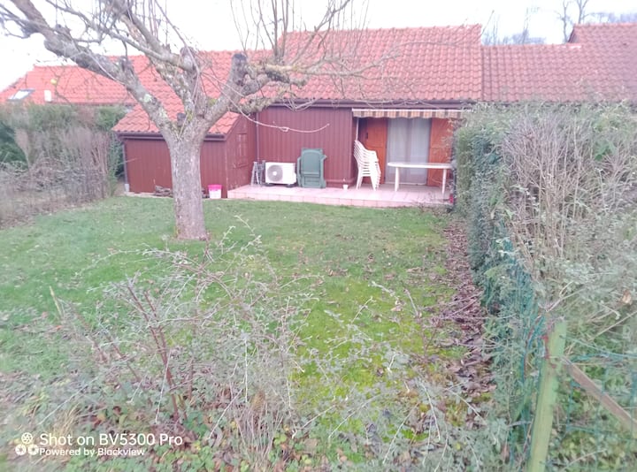 Petit Chalet En Bord Du Lac Du Der. - Montier-en-Der