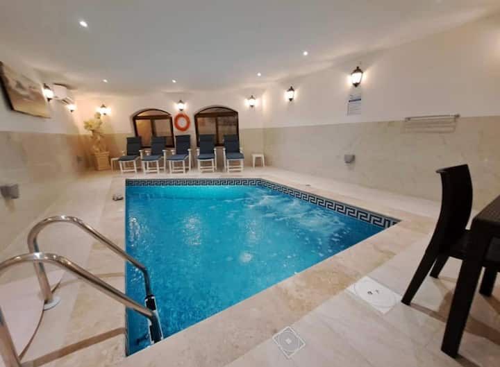 4-bedroom Modern House With Indoor Pool - Malta