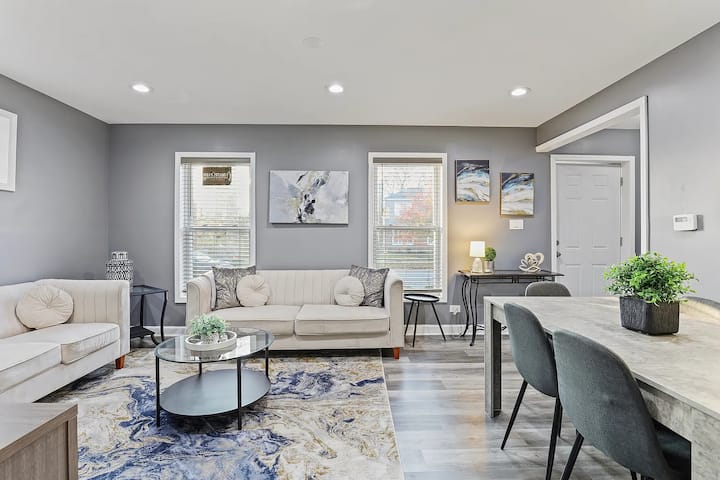 Cozy Chic Home Close To Oakbrook - Elmhurst, IL