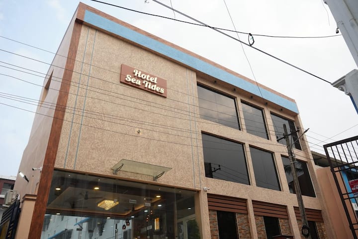 Deluxe Room - Hotel Sea Tides - Mahabalipuram