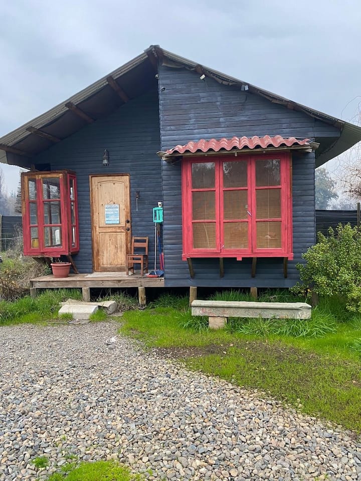 Acogedora Cabañita Con Hermoso Y Tranquilo Entorno - San Clemente, Chile