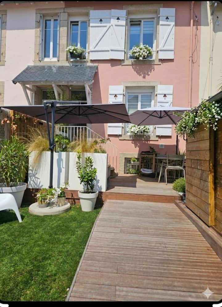 Centre De Quimper, Maison De Charme Avec Jardinet - Quimper
