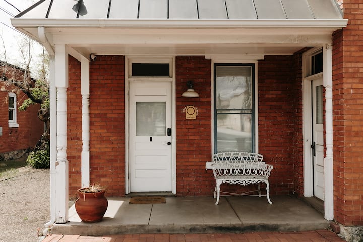 Santa Fe's Historic 
Sun Suite - サンタフェ, NM