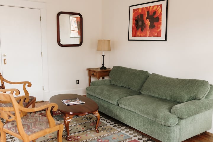 Santa Fe's Historic 
Sun Suite - Santa Fe, NM