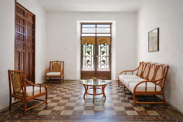 Casa Cerca De La Plancha, En El Corazon De Merida - Mérida