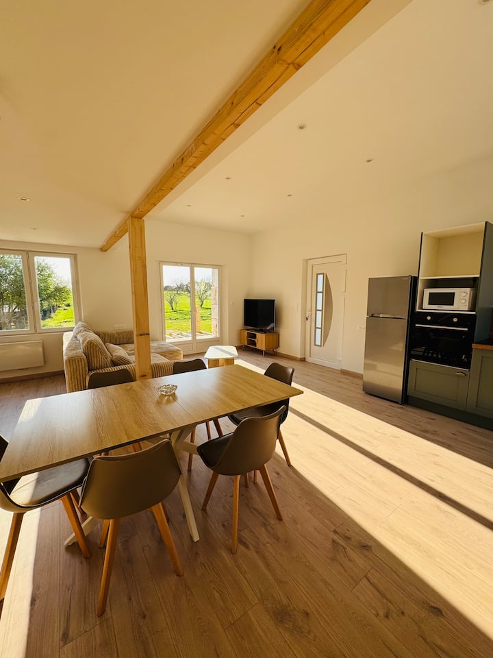 Belle Grange, Entièrement Rénovée - France