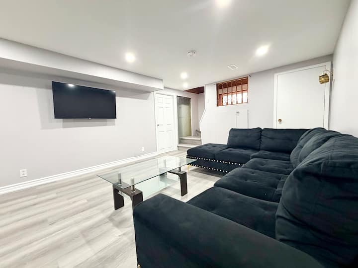 Runway Suites-7 Mins From Yyz Airport/free Parking - Brampton