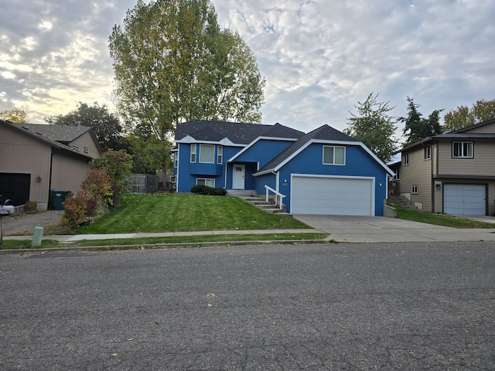 4 Bed, 2 Bath, Sleeps 12 - Coeur d'Alene, ID