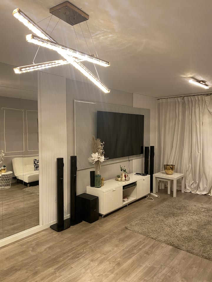 Moderno E Central: A 15 Min Do Centro De Veículo. - Avintes