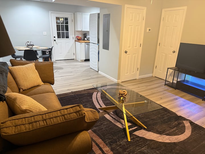 Charming Home Away From Home - Greenville, NC