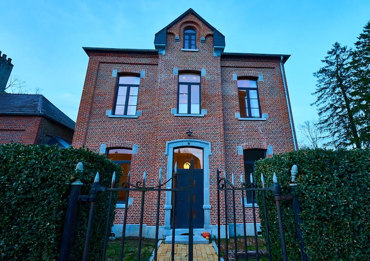 La Cure De Rièzes - Chimay