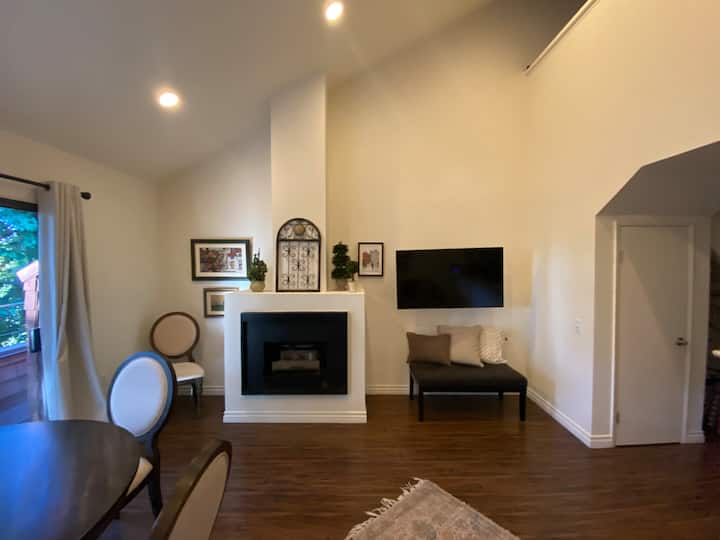 Spacious 2 Bedroom In Fullerton (Long Term Stays) - Brea, CA