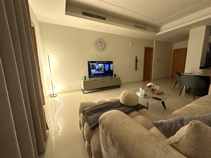 Spacious Modern Apartment In Juffair - Manama