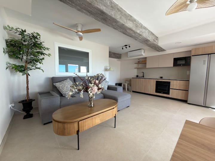Estudio A Estrenar Con Piscina Y Vistas Al Mar. - Torremolinos