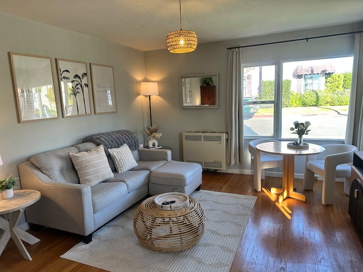 Ocean View One-bedroom Beach Bungalow - El Segundo, CA