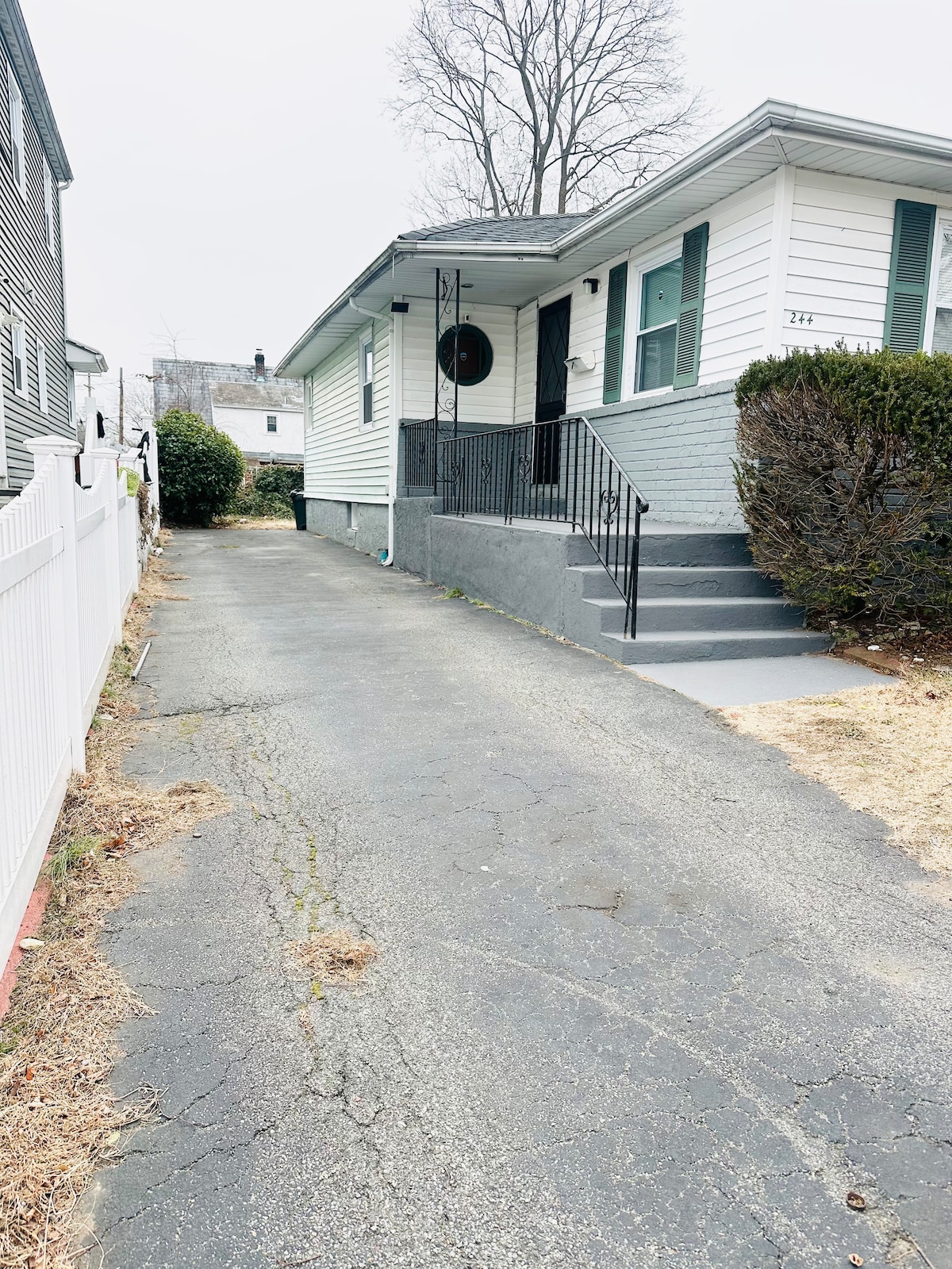Comfortable Long Island Stay | Quiet Neighborhood - Houses for Rent in ...