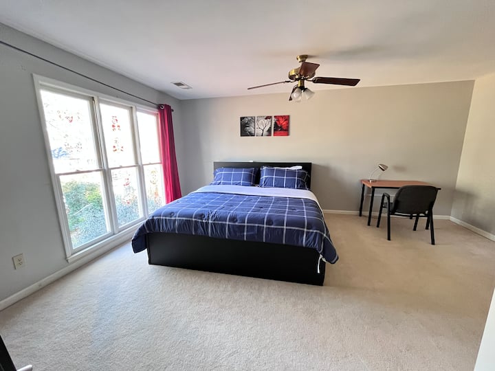 Master Suite Upstairs-king Bed+private Bath, Ptc - Peachtree City, GA