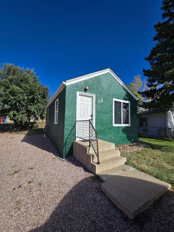Ravens Rest Cottagecore Tiny Home - Rapid City, SD