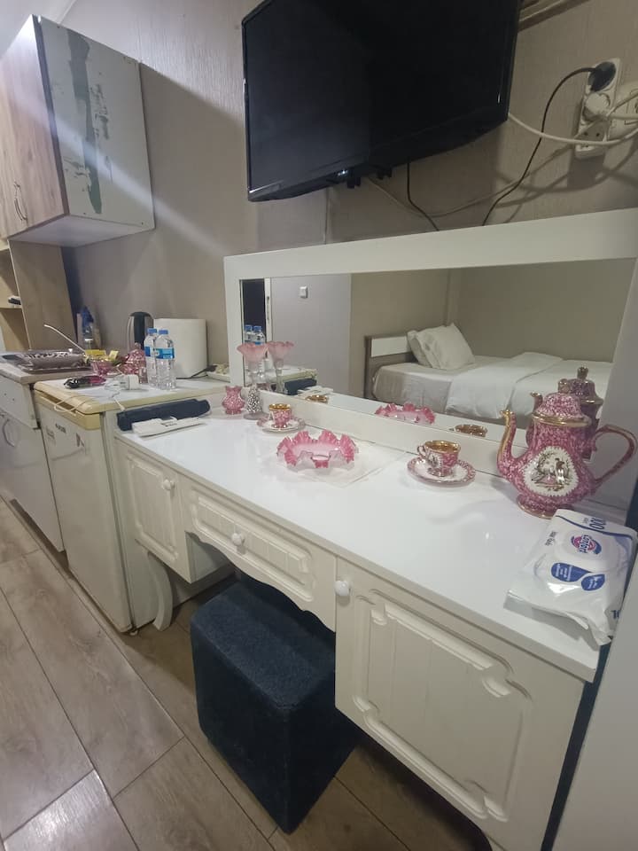 Taksim Metro Istasyonu 5dakika
Ekonomik Stüdyo - Istanbul