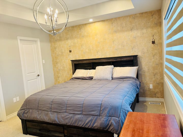 Master Room - Brampton