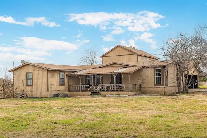 Nature Room 2 - Greenville, TX