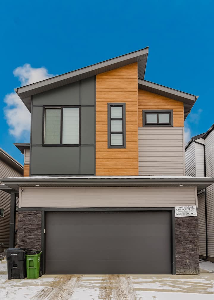 Home In Keswick,2 Beds-1-bath Basement Suit - Edmonton