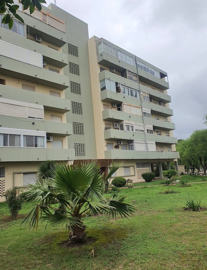Cálido Y Luminoso Depto. Con Balcón Y Gran Vista. - Villa María