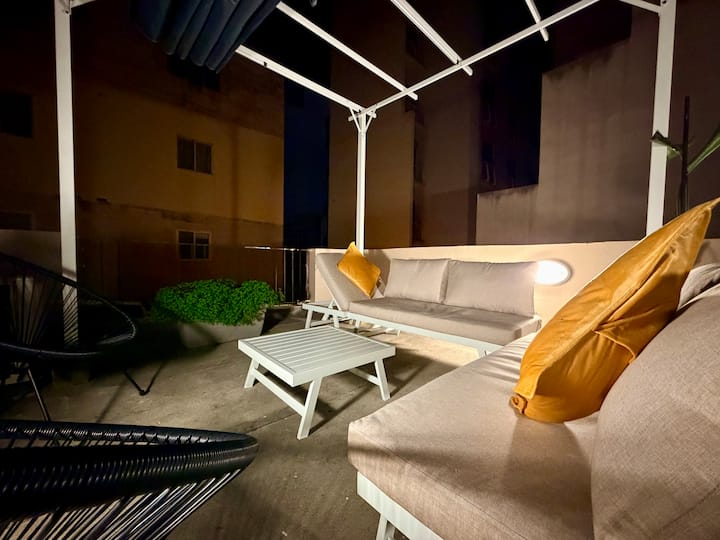 Castello Dei Cavalieri / Sliema Ferries / Seaside - Valletta