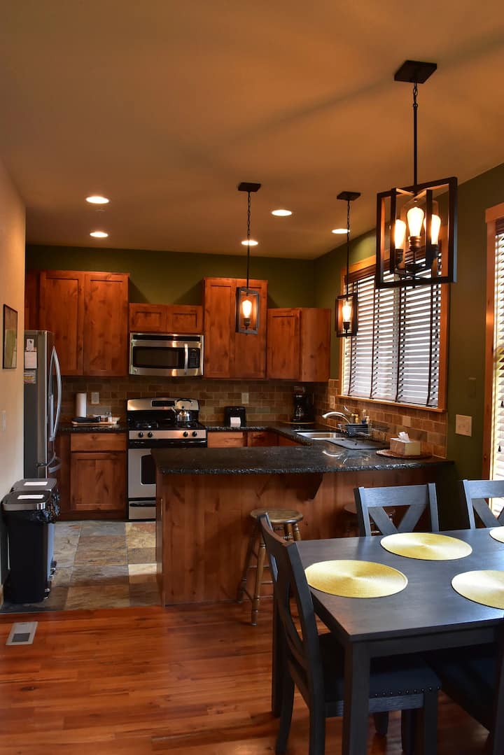 Quiet Escape – Close To Downtown, Parks & I-25 - Loveland, CO