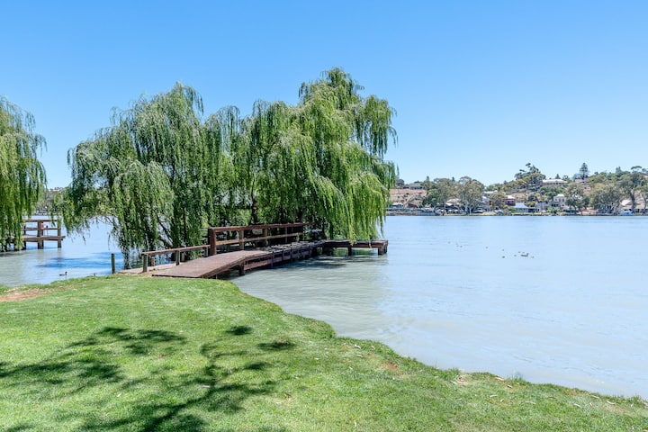 Riverside - Waterfront Luxury - Mannum